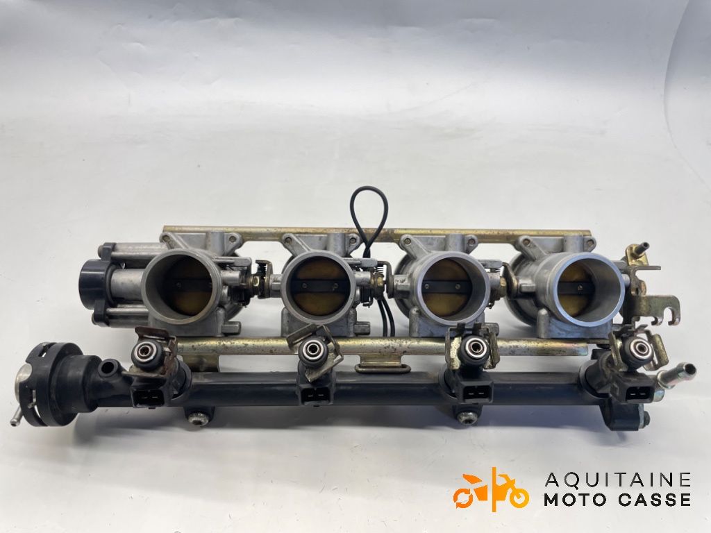 RAMPE D'INJECTION TRIUMPH SPEED FOUR 600 2002 - Livraison Gratuite